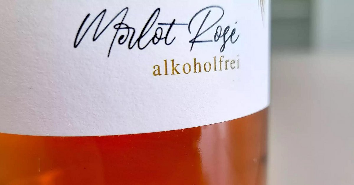 Deutsches Weininstitut: different German wine products,